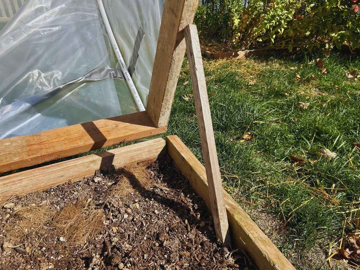 How To Build a DIY Mini Greenhouse - A Hint of Homestead
